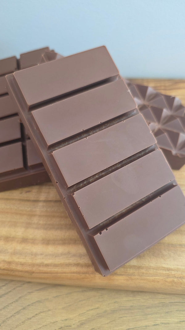 Milk Chocolate Dubai Bueno Hazelnut Large